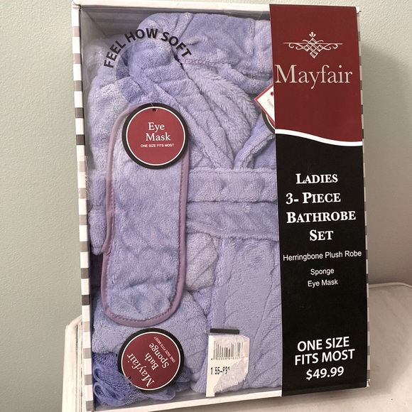 Mayfair | Intimates & Sleepwear | Nwt Mayfair Ladies 3 Piece Bathroom ...